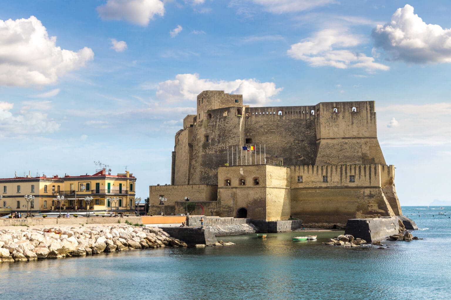 Castel dell'Ovo storia leggenda e visita