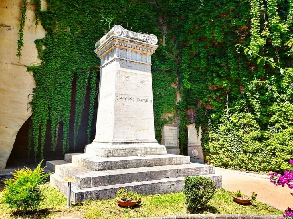 Tomba di Leopardi e i suoi misteri